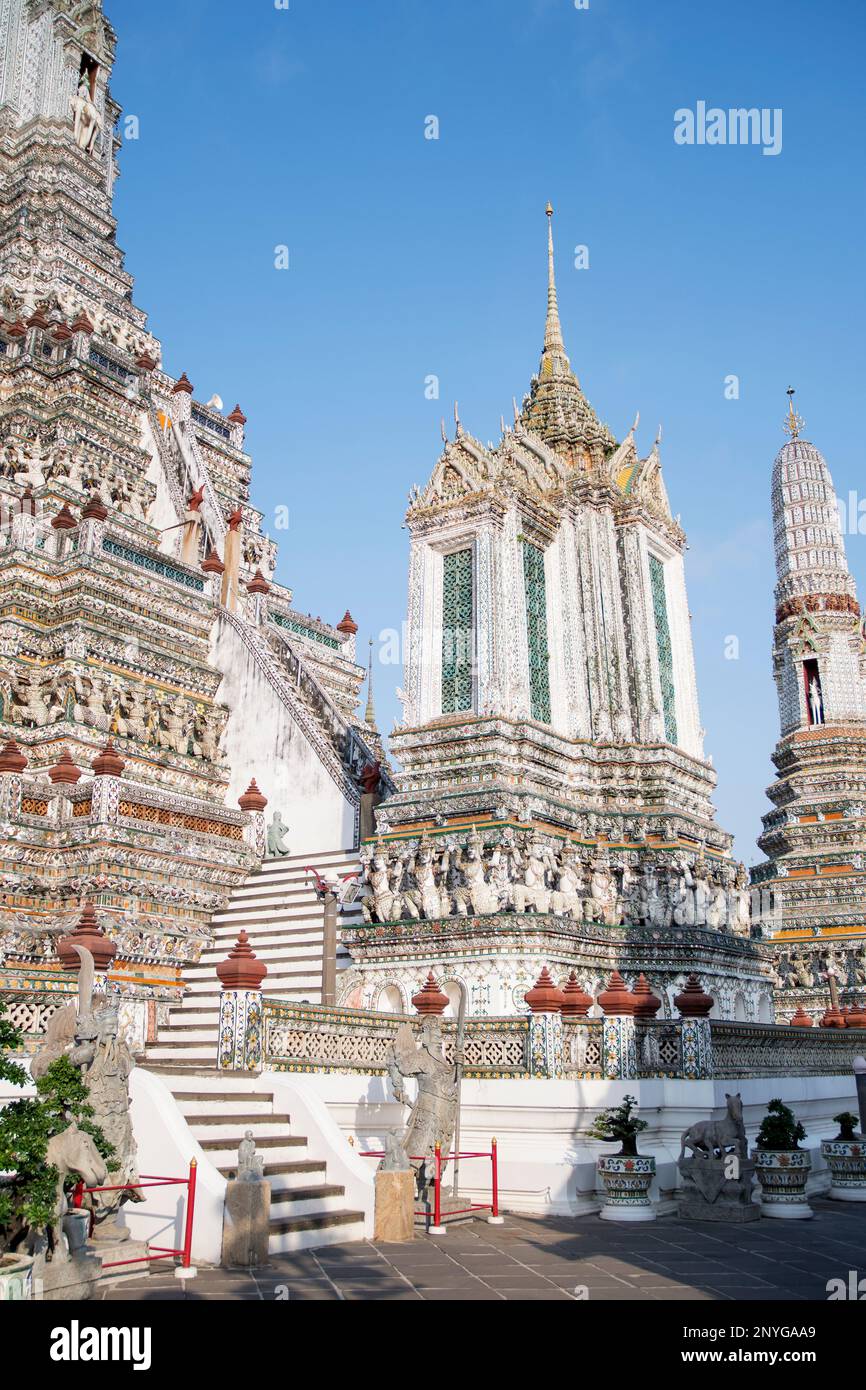 Impressive architectural details of Wat Arun (The Temple of Dawn) in ...