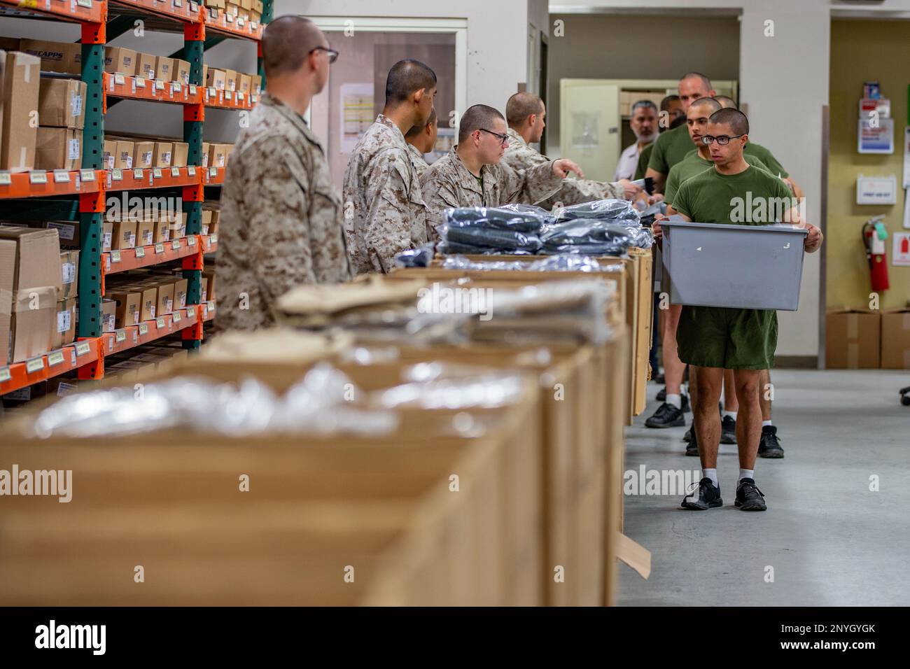 U.S. Marine Corps recruits with Mike Company, 3rd Recruit Training ...