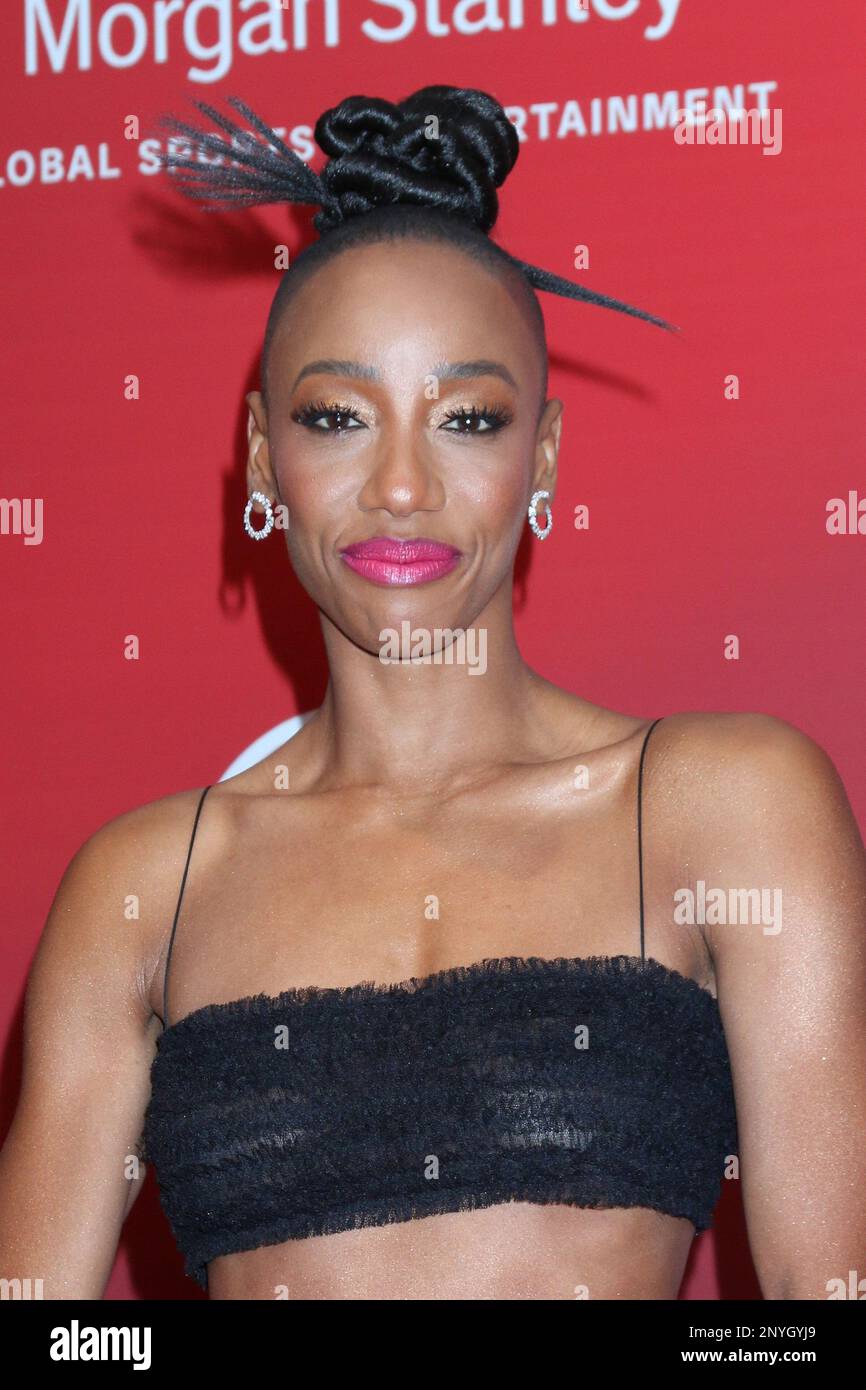 LOS ANGELES - MAR 1: Charmaine Bingwa at the 14th AAFCA at the Beverly ...
