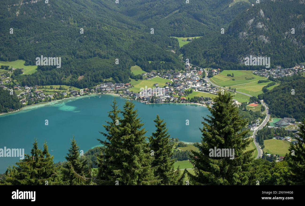 The town of Fuschl at Lake Fuschl in Salzkammergut Stock Photo - Alamy