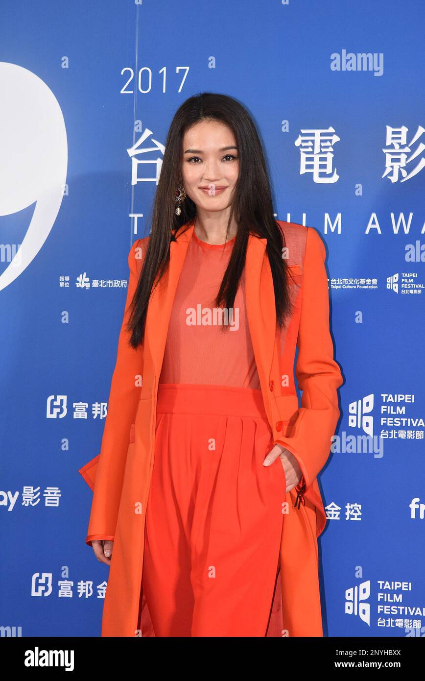 Shu Qi attends the 19th Taipei film festival by wearing a bright red ...