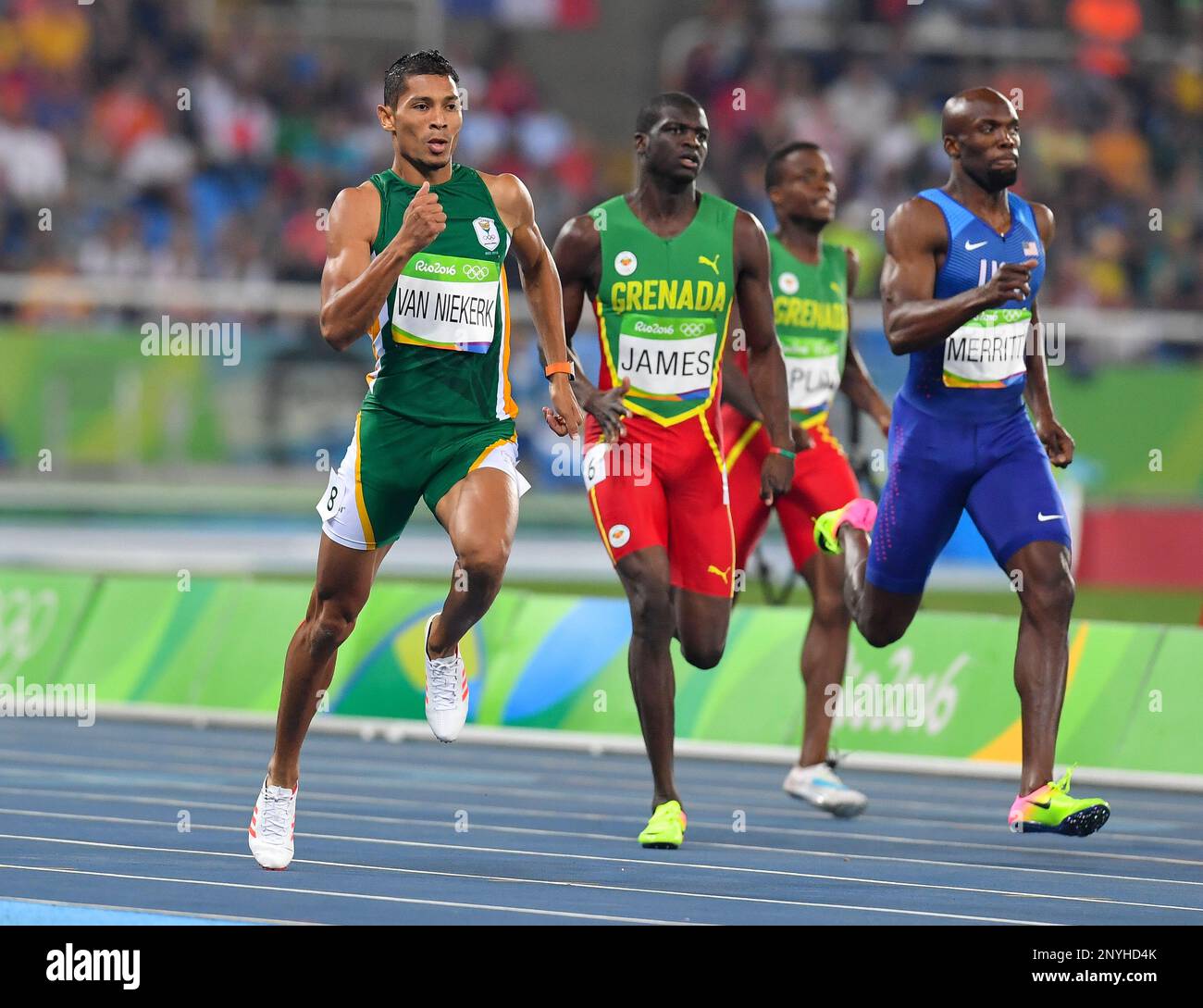 Wayde van Niekerk (RSA) sets a world record of 43.03 in the 400m in the ...