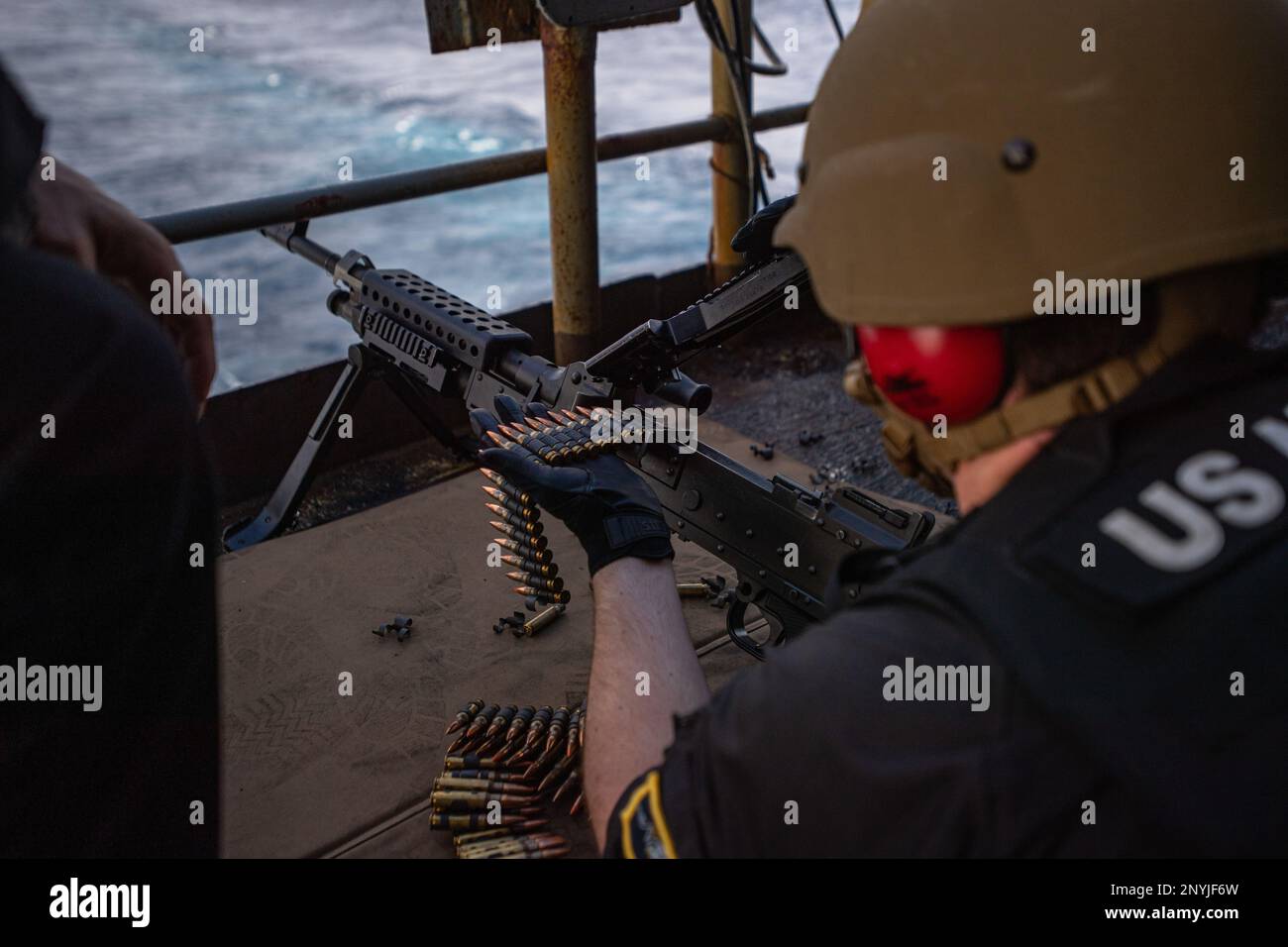 240 gun fire hi-res stock photography and images - Alamy