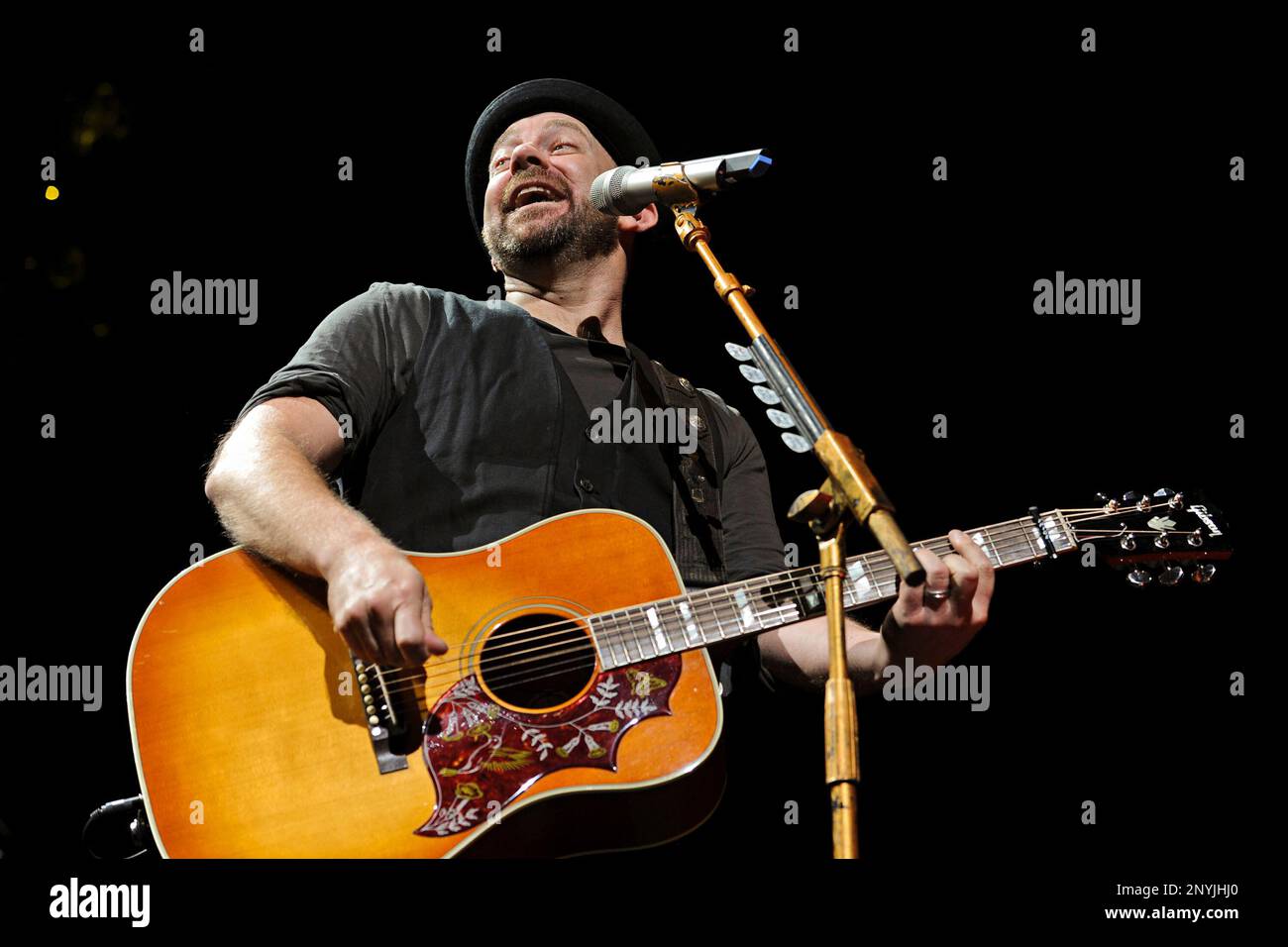 Kristian Bush of Sugarland performs at Nationwide Arena on The ...