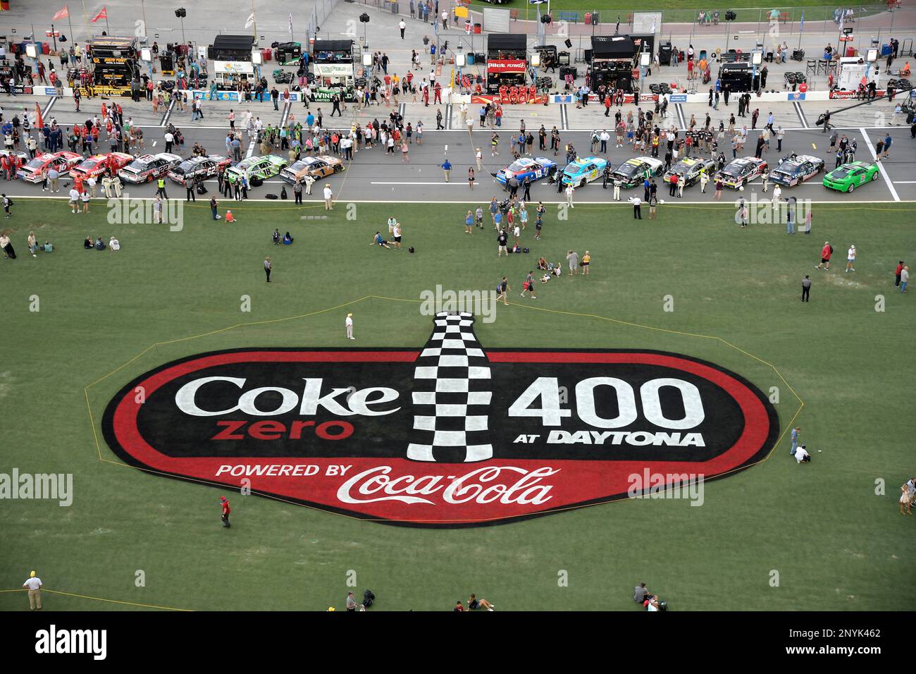 Coke Zero 400 Logo