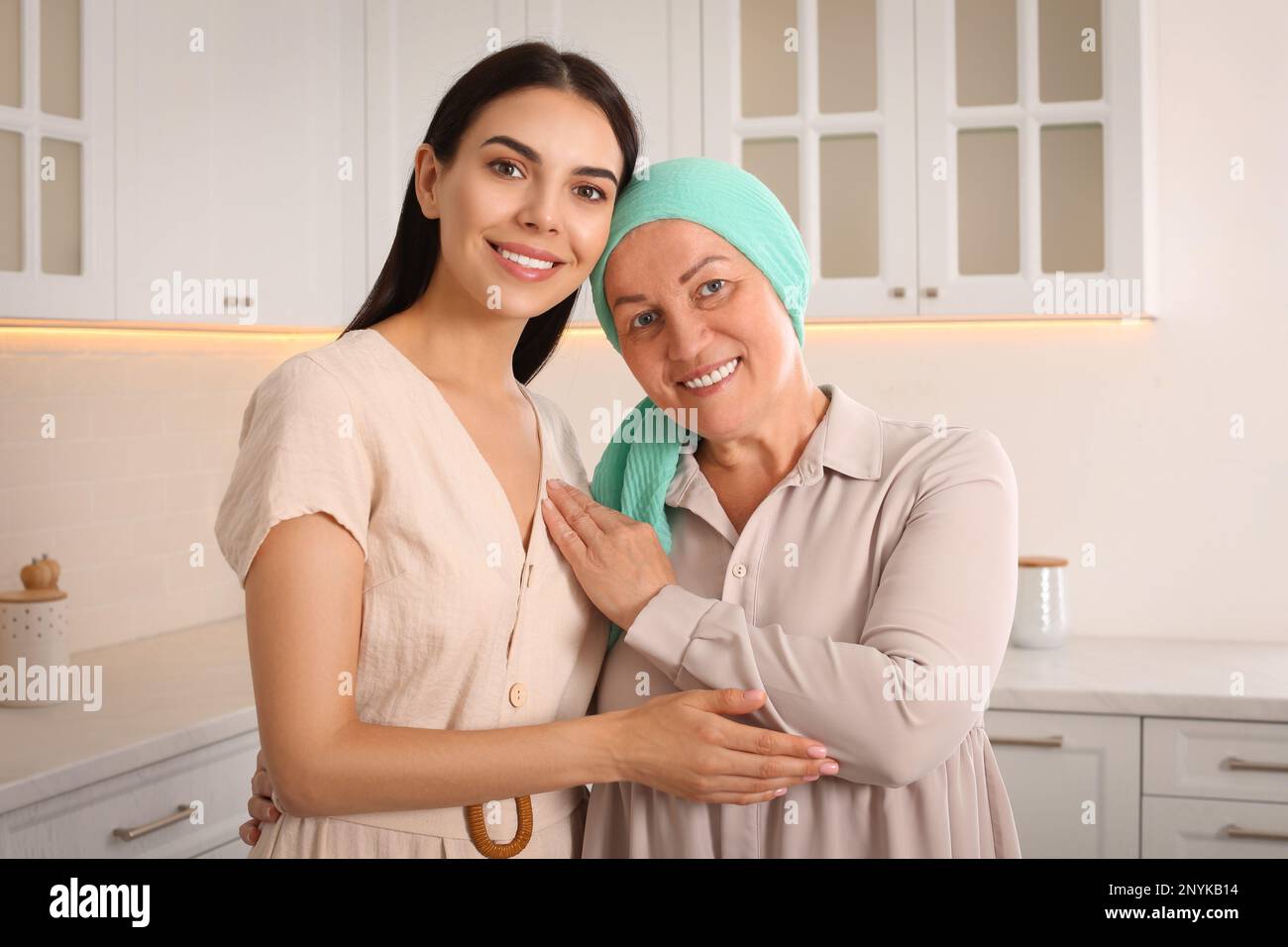 Cancer chemotherapy care family hi-res stock photography and images - Alamy