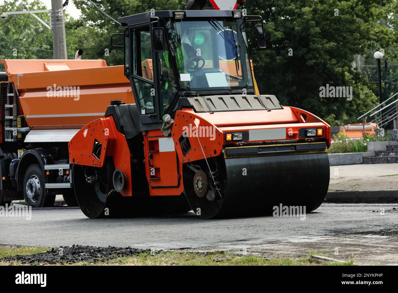 Machinery asphalting roads hi-res stock photography and images - Alamy