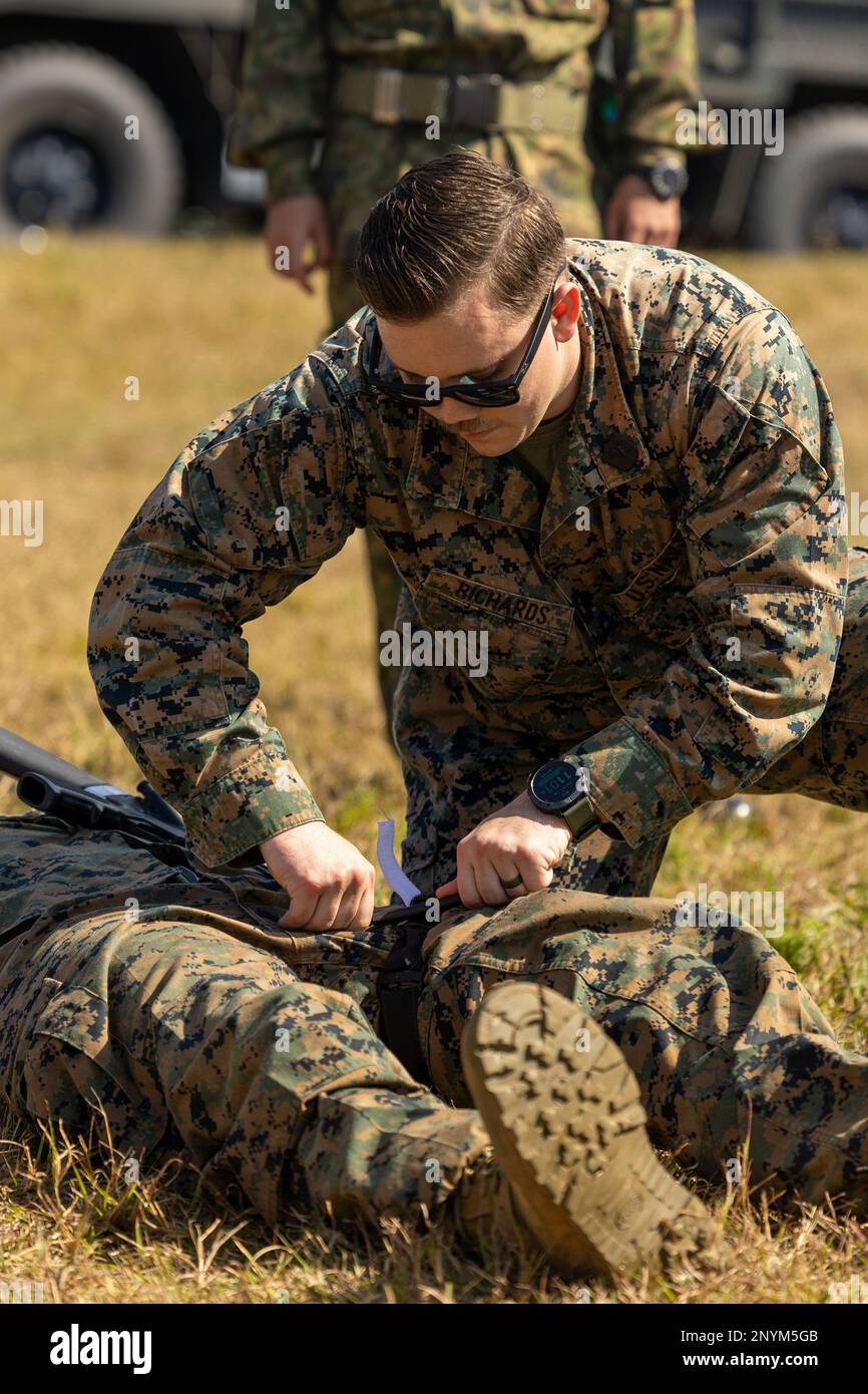 U s navy hospital corpsman demonstrates hi-res stock photography and ...
