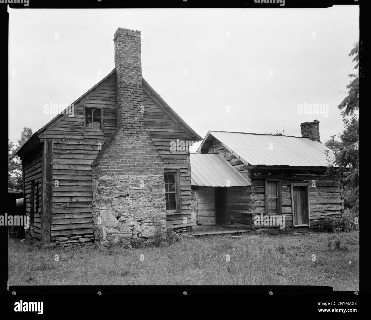 Old Log Barn, Wentworth vic., Rockingham County, North Carolina ...