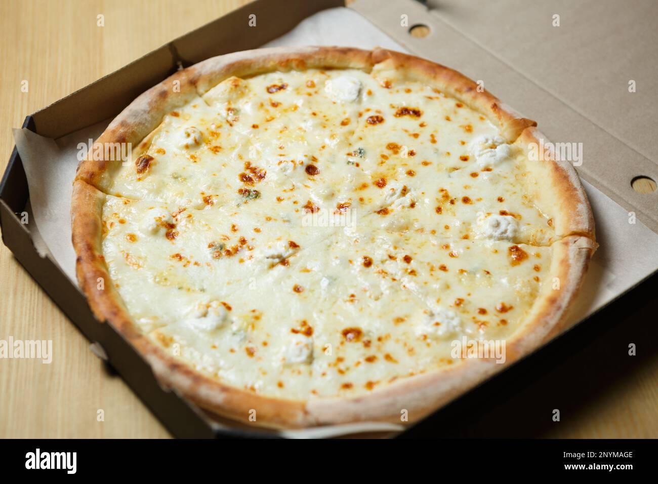 Mozzarella blanca hi-res stock photography and images - Alamy