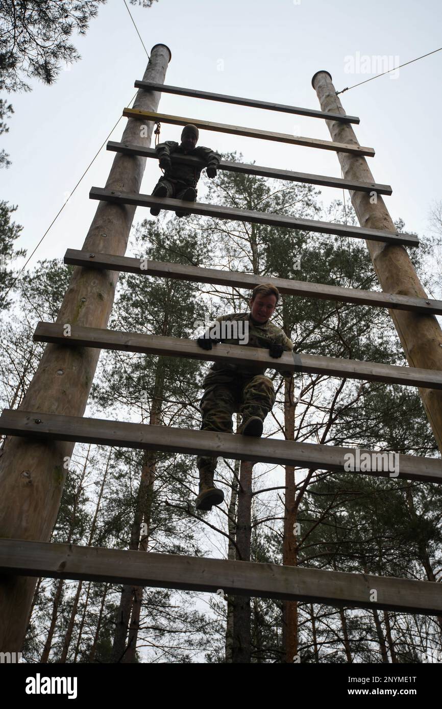 U.S. Soldiers assigned to Alpha Company, 307th Military Intelligence ...