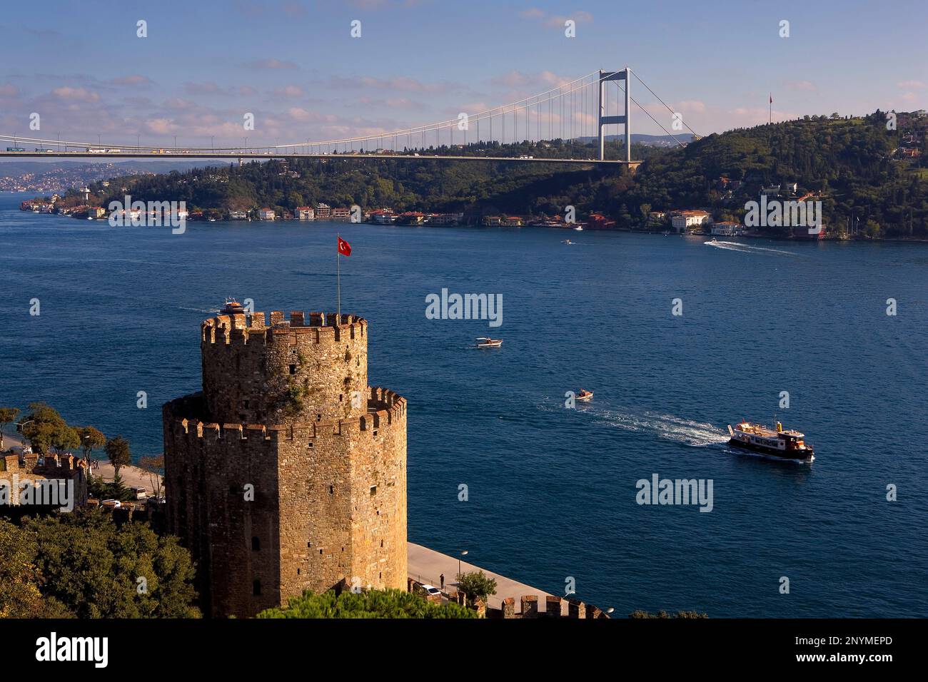 Rumeli Hisari fortress and Fatih Sultan Mehmet Bridge, Bosphorus Strait ...