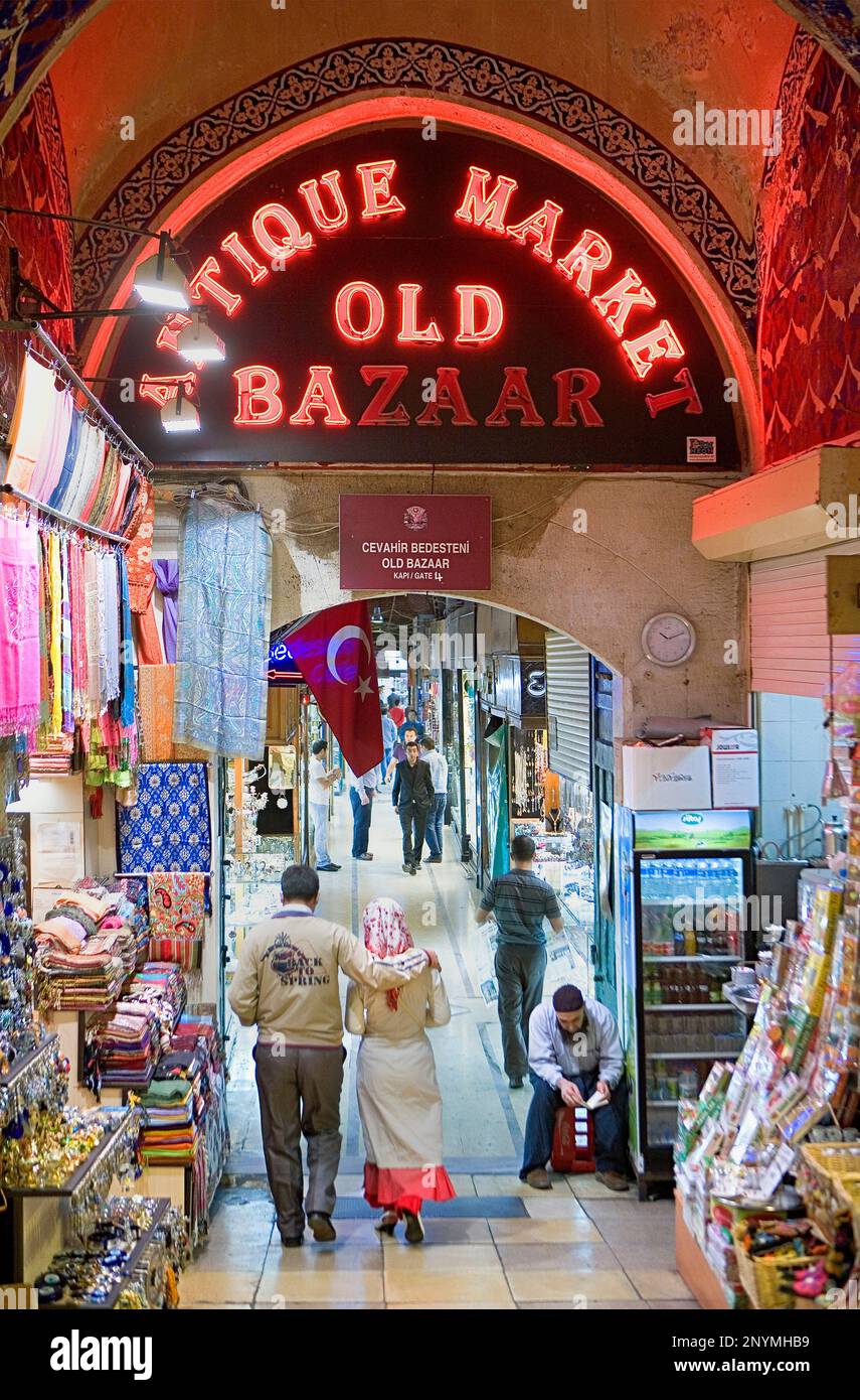 Grand Bazaar,gate of Cevahir Bedesteni, Old Bazaar, Zenneciler street ...