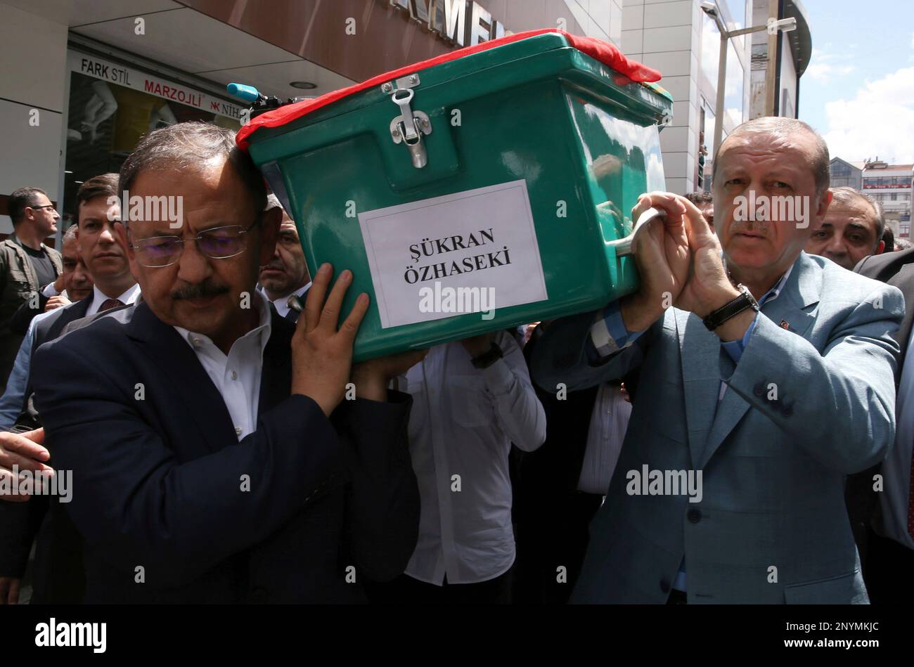 Turkey's President Recep Tayyip Erdogan, right, and Urban Affairs ...