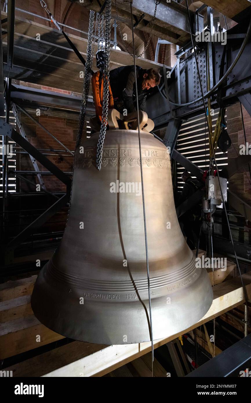 Bremen, Germany. 02nd Mar, 2023. The new peace bell, also called "Brema ...