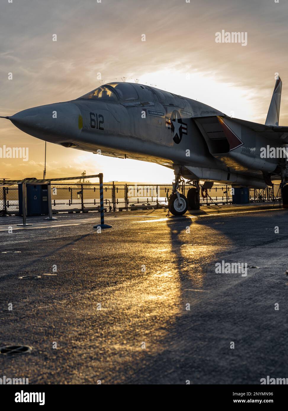 Launch flight deck hi-res stock photography and images - Alamy