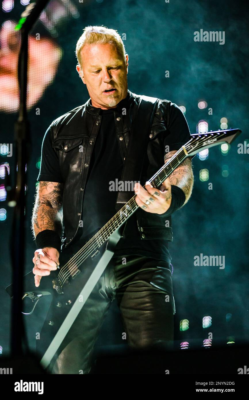 ARLINGTON, TX - JUNE 16: Lead singer James Hetfield of Metallica ...