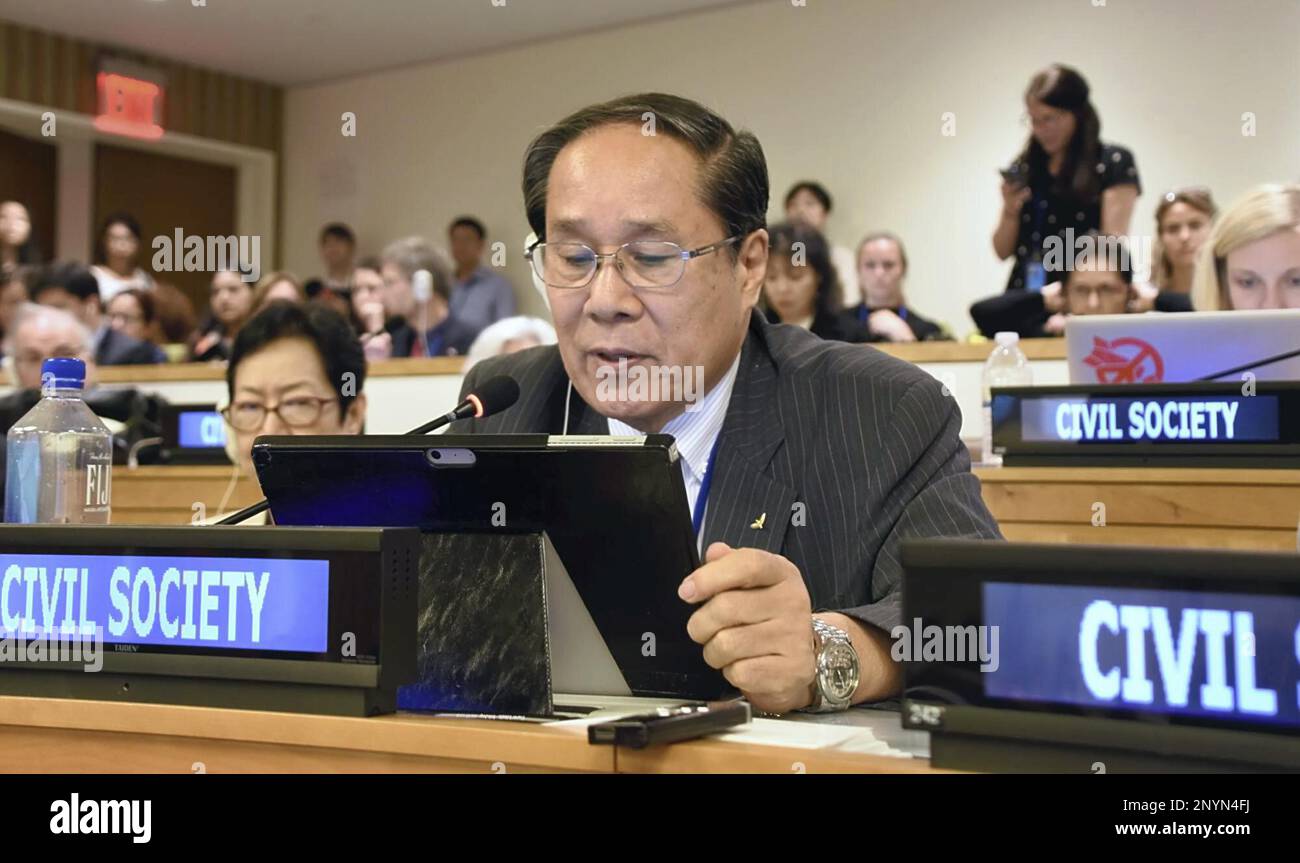 Japanese atomic bomb survivor Masao Tomonaga speaks during negotiations ...