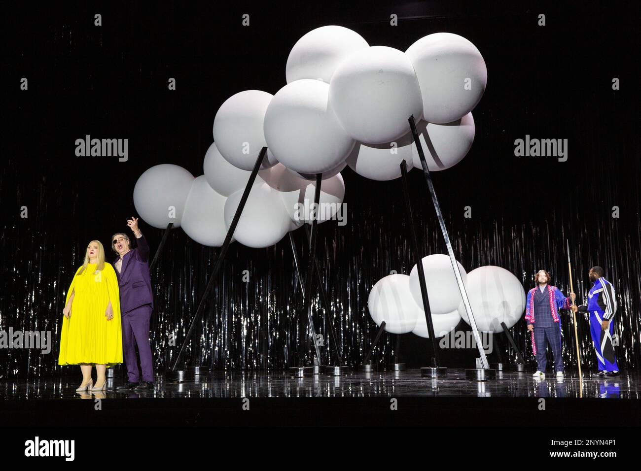 left: Madeleine Shaw (Fricka), John Relyea (Wotan) right: Julian ...