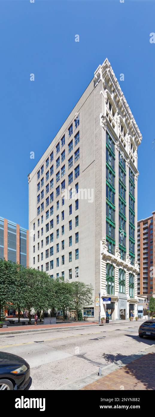 Pittsburgh Downtown: Century Building, a 1907 brick and terra cotta ...