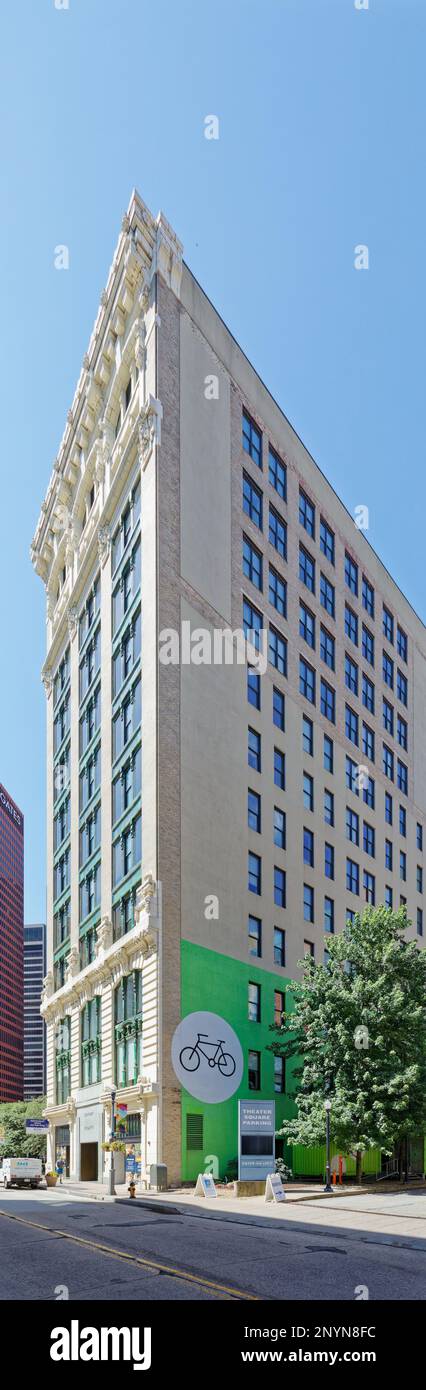 Pittsburgh Downtown: Century Building, a 1907 brick and terra cotta ...