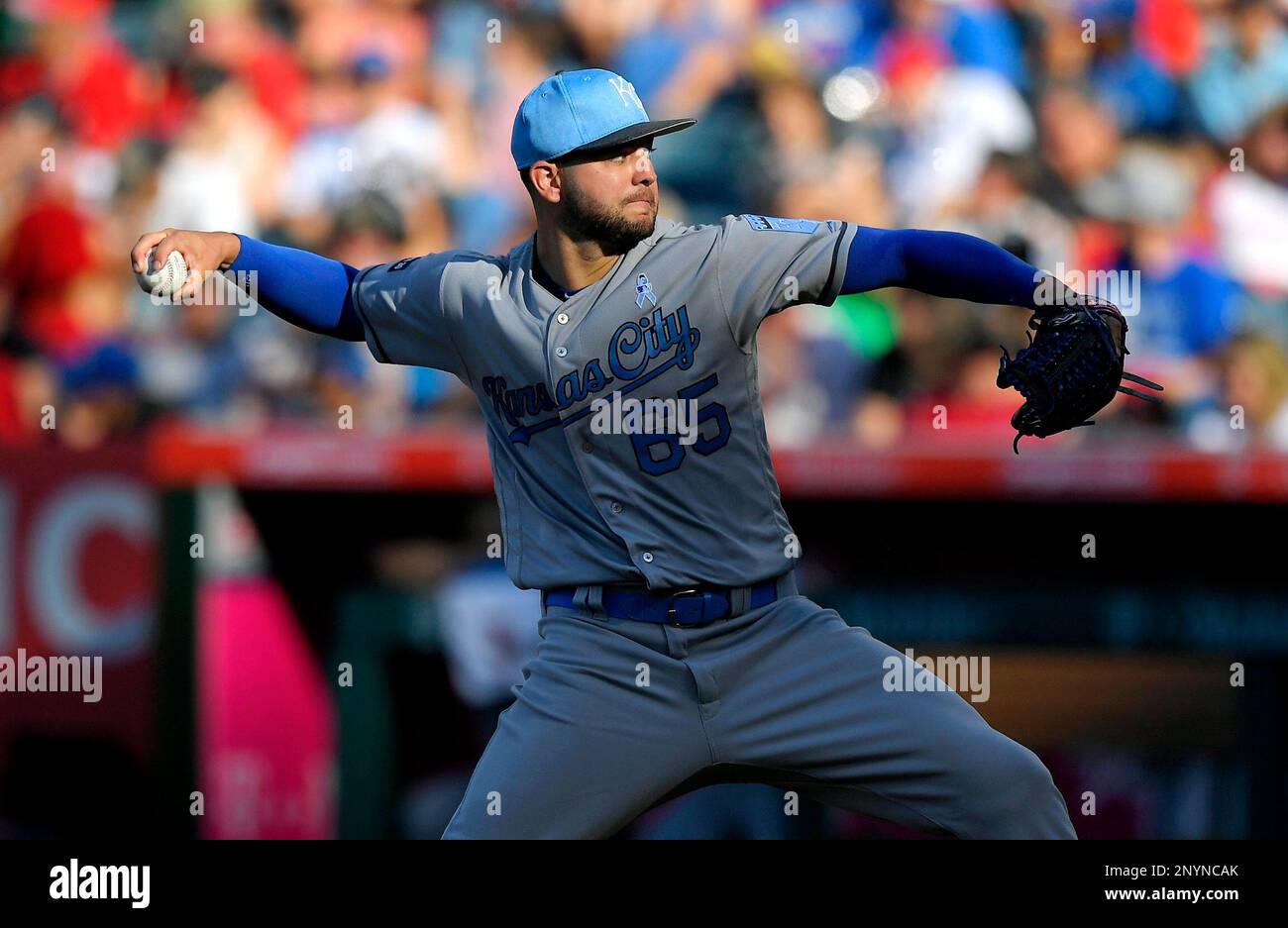 Kansas City Royals starting pitcher Jake Junis throws to the plate ...