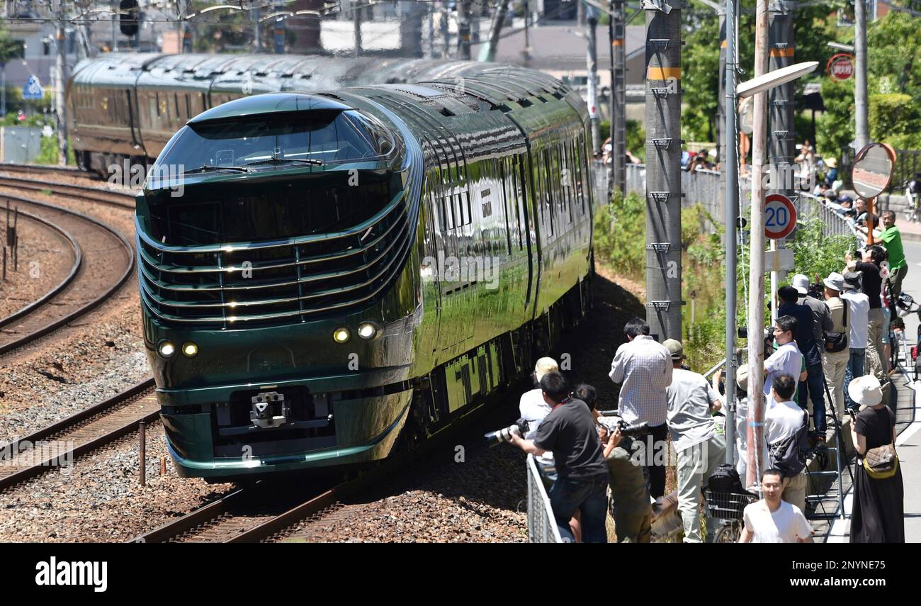 Mizukaze, Super luxury sleeper train of West Japan Railway Co., is heading for Shimonoseki ...