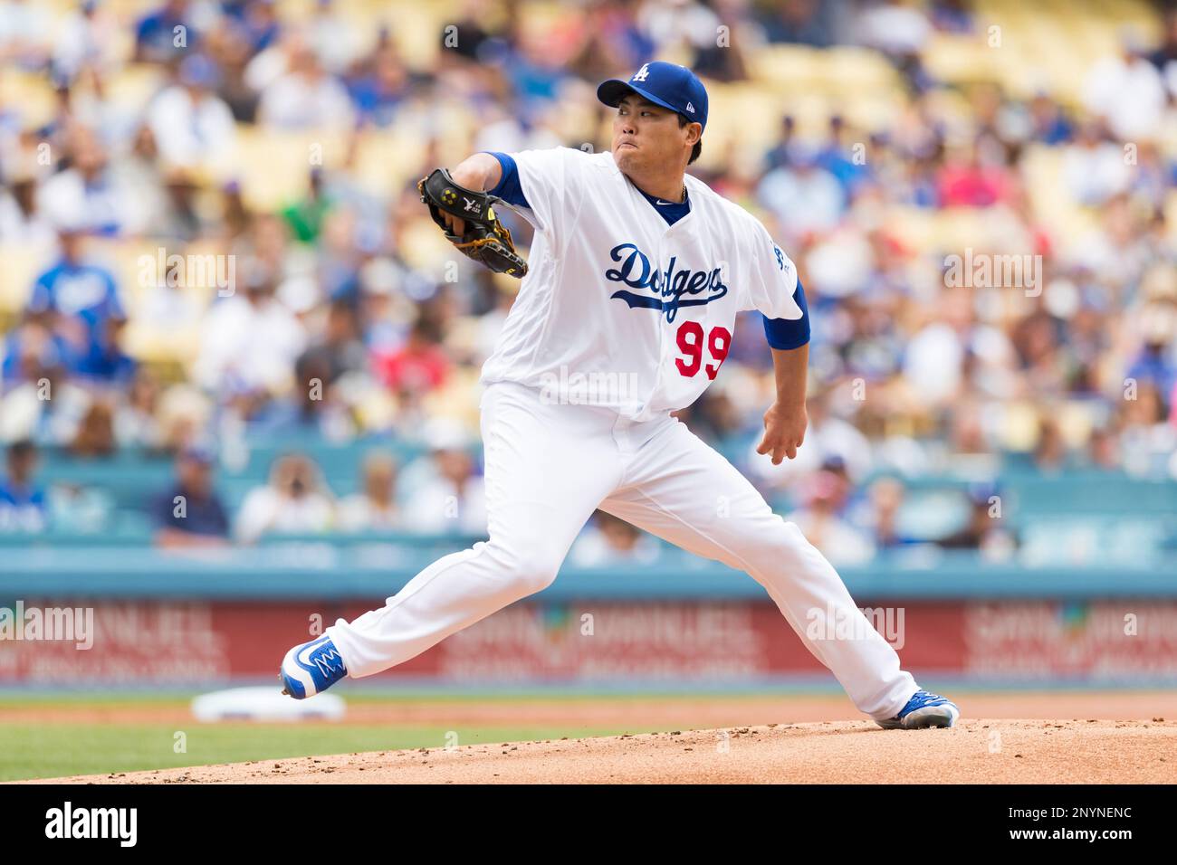 LOS ANGELES, CA - JUNE 11: Los Angeles Dodgers starting pitcher Hyun ...