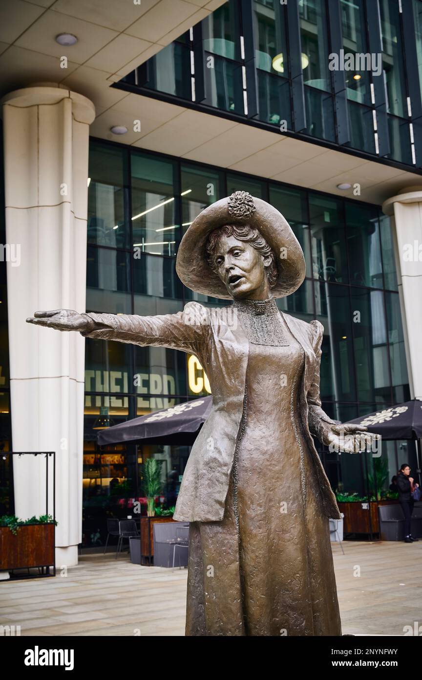 Statue of suffragette Emmeline Pankhurst in St Peter's Square ...