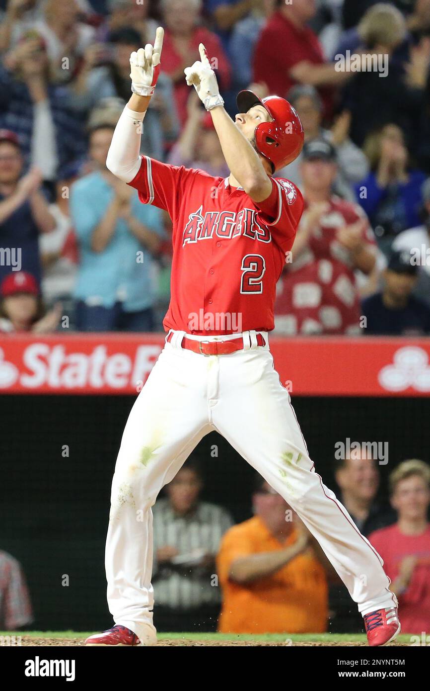 June 14, 2017: Los Angeles Angels shortstop Andrelton Simmons #2 points ...