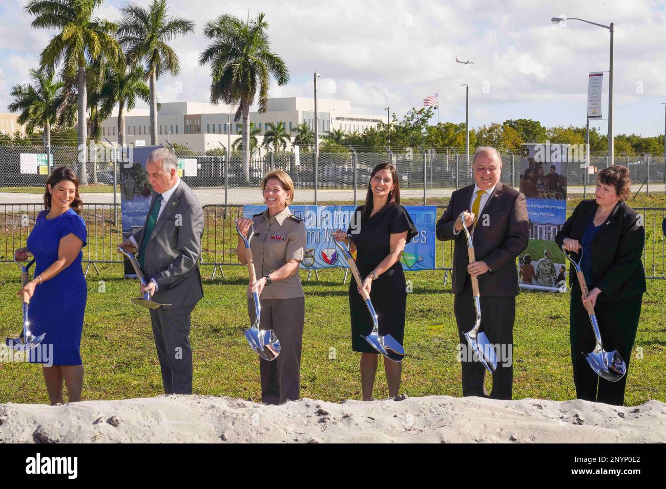 230130-N-DL524-1136 MIAMI (Jan. 30, 2023) Gen. Laura Richardson ...