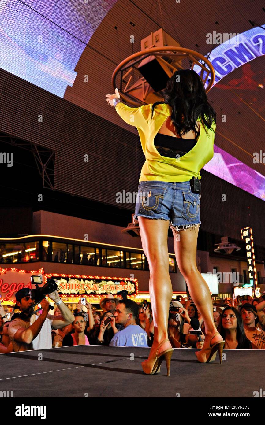 Sara Evans performs during the ACM Concerts at Fremont Street ...