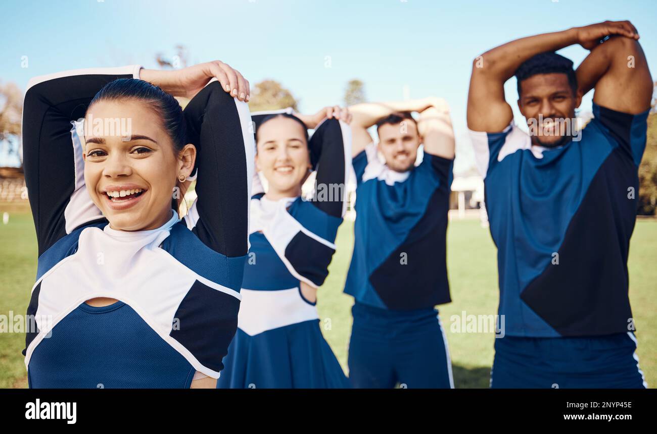 Cheer girls stadium hi-res stock photography and images - Alamy