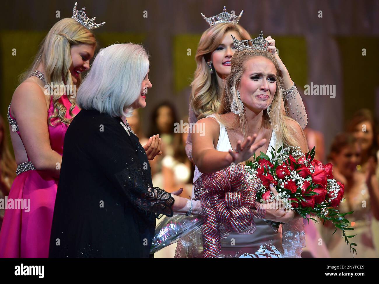 Jessica Procter, Miss Leeds Area, is crowned Miss Alabama 2017, by ...