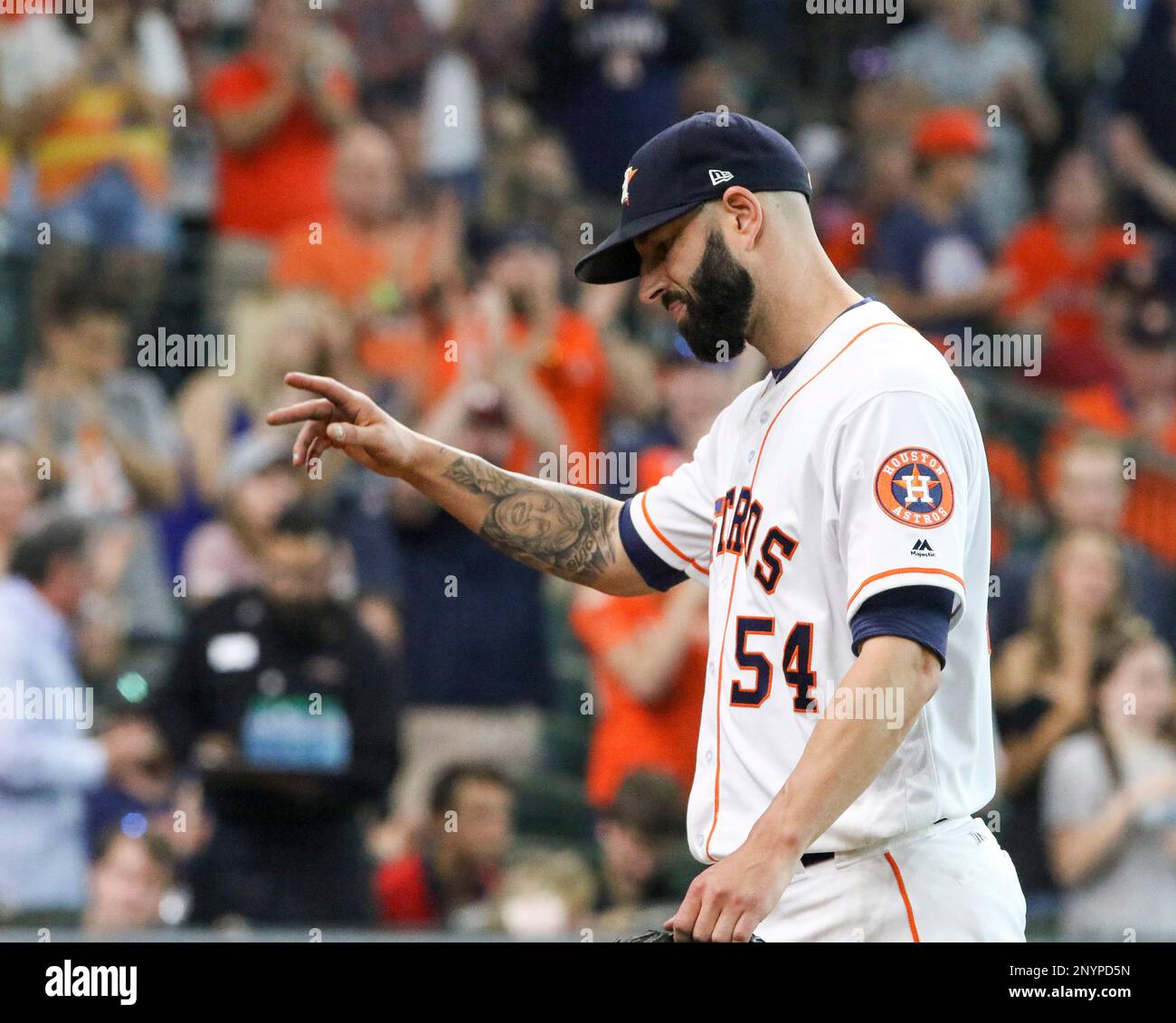 June 10, 2017: Houston Astros starting pitcher Mike Fiers (54) waves to ...