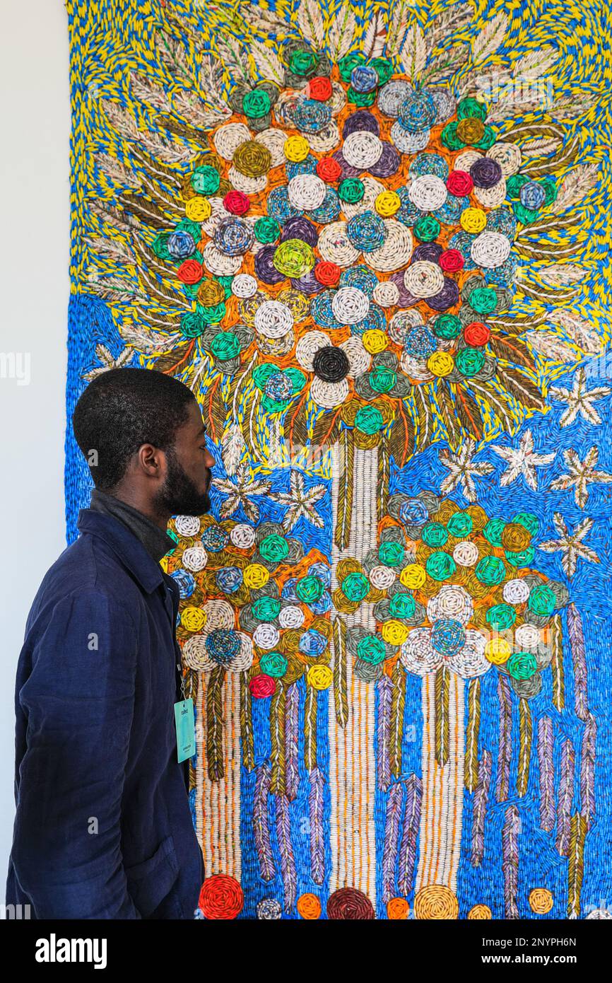 Ugandan art gallery hi-res stock photography and images - Alamy