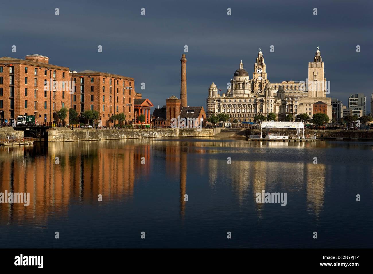 Port city 1700s hi-res stock photography and images - Alamy