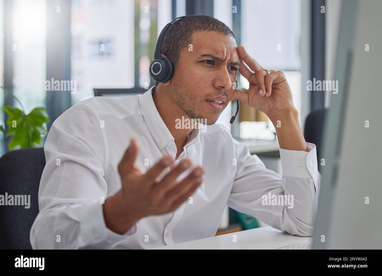 Angry call center employee in hi-res stock photography and images - Alamy