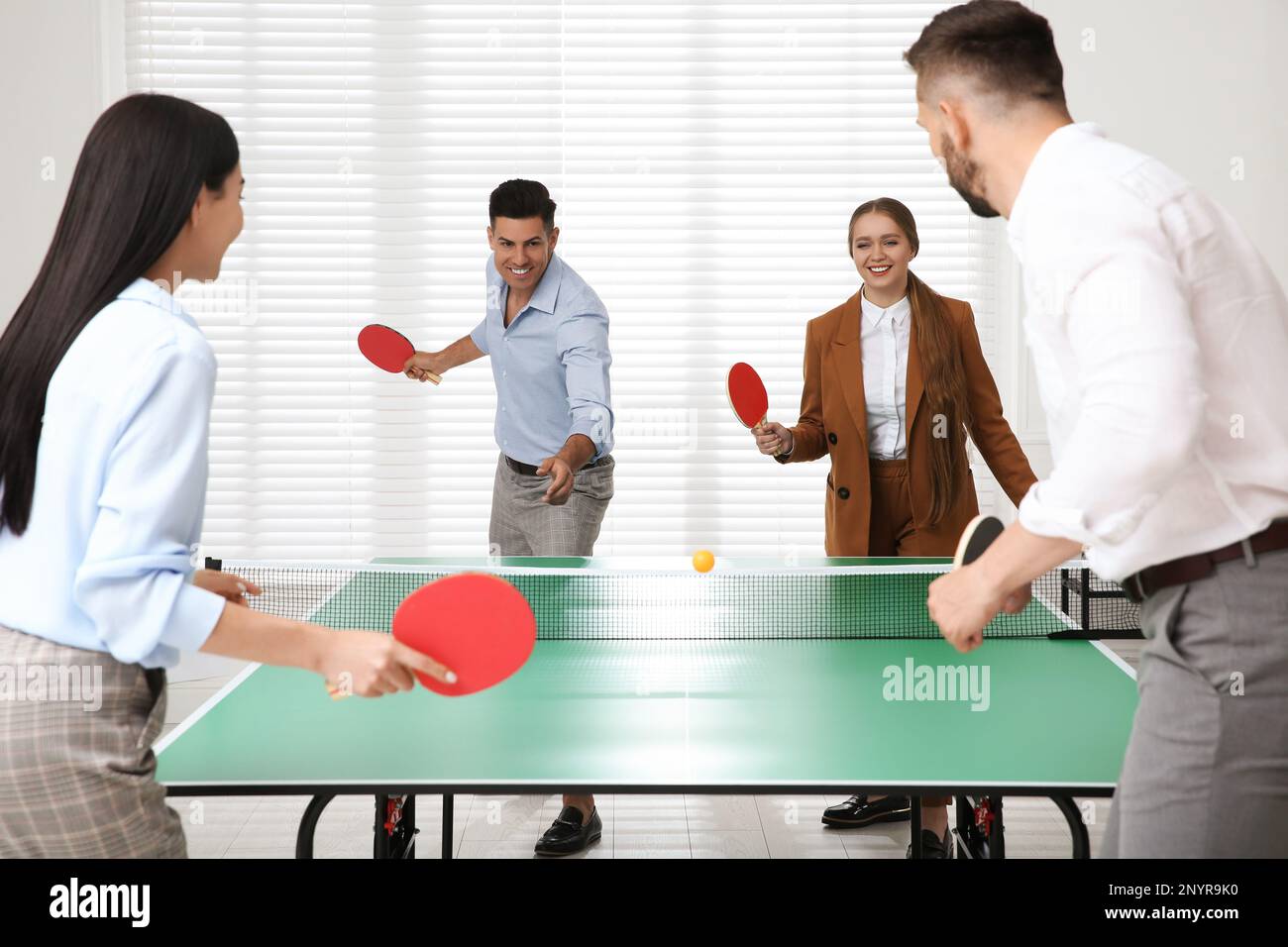 Office ping pong hi-res stock photography and images - Alamy
