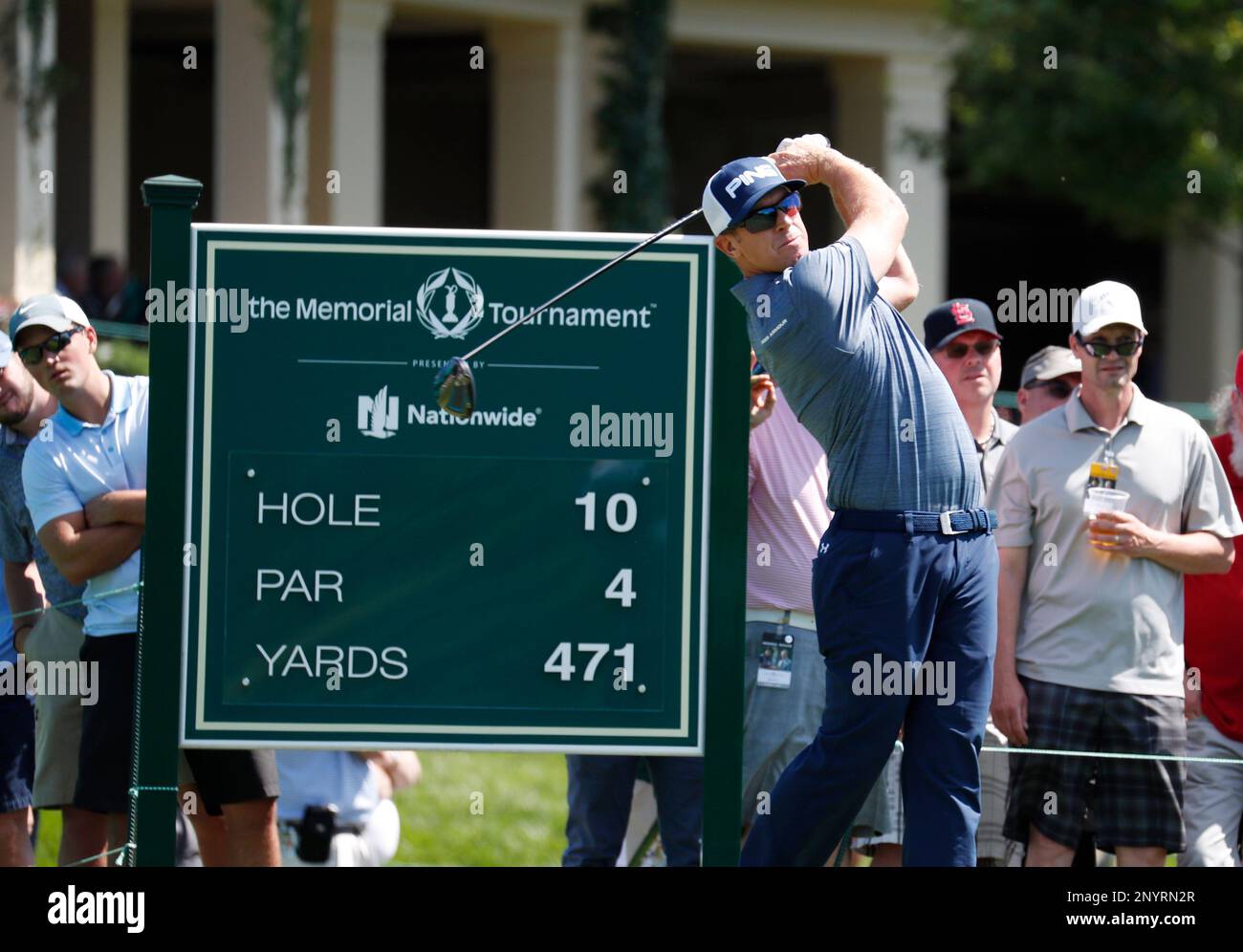 DUBLIN, OH - JUNE 01: PGA golfer Hunter Mahan tees off on the 10th hole ...