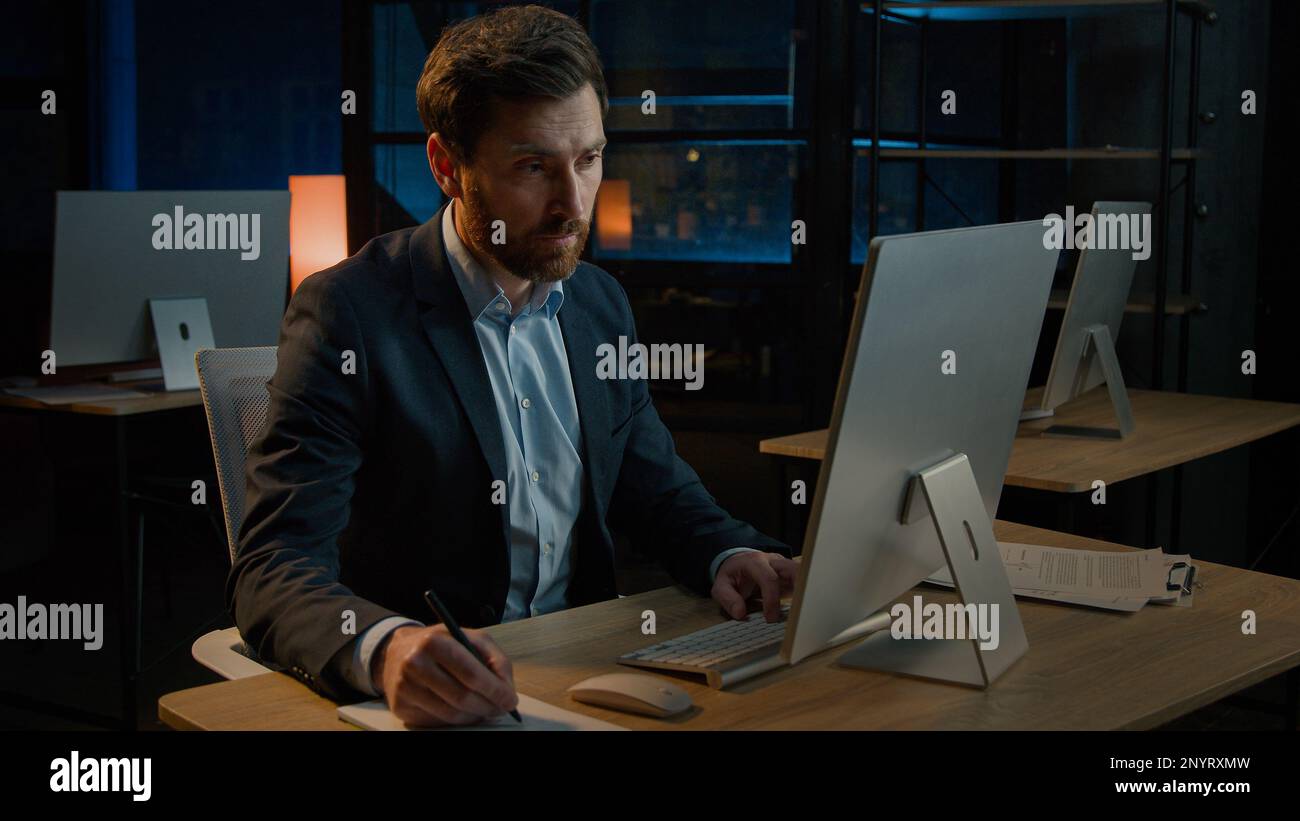 Employer invoice hi-res stock photography and images - Alamy