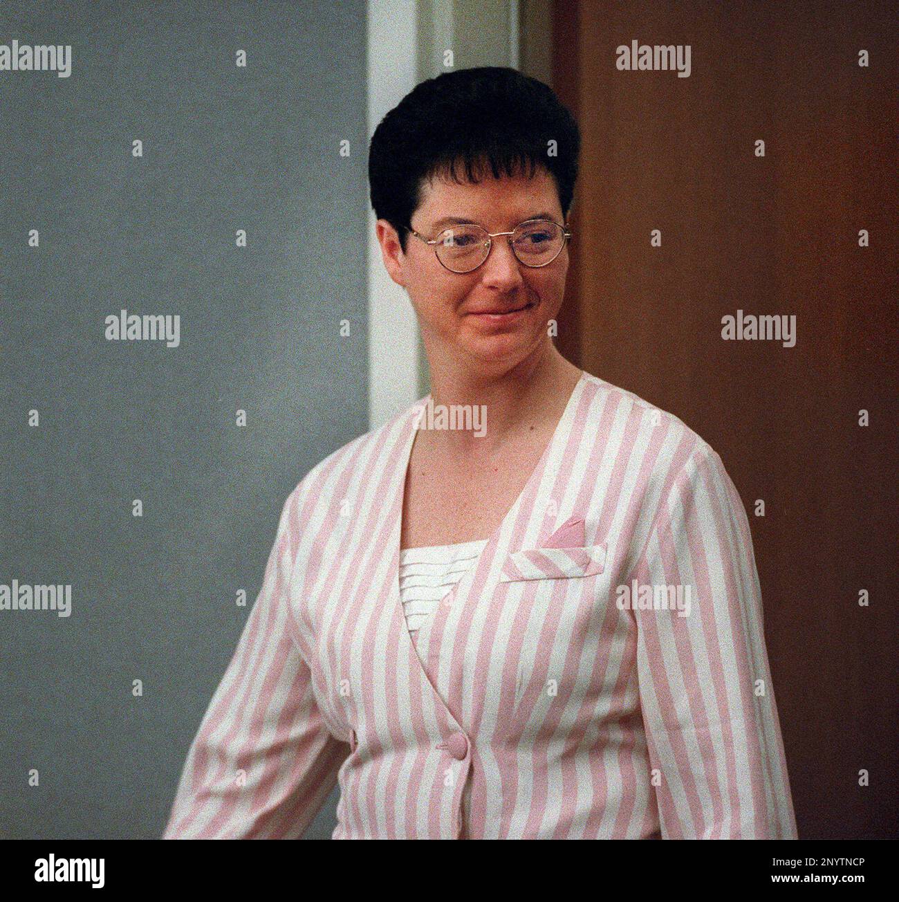 FILE- This Nov. 13, 1998 file photo, Kelly Gissendaner enters the ...