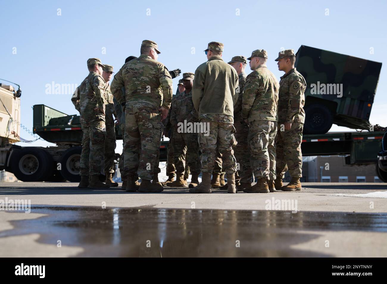 U.S. Army Reserve soldiers with the 425th Transportation Company ...