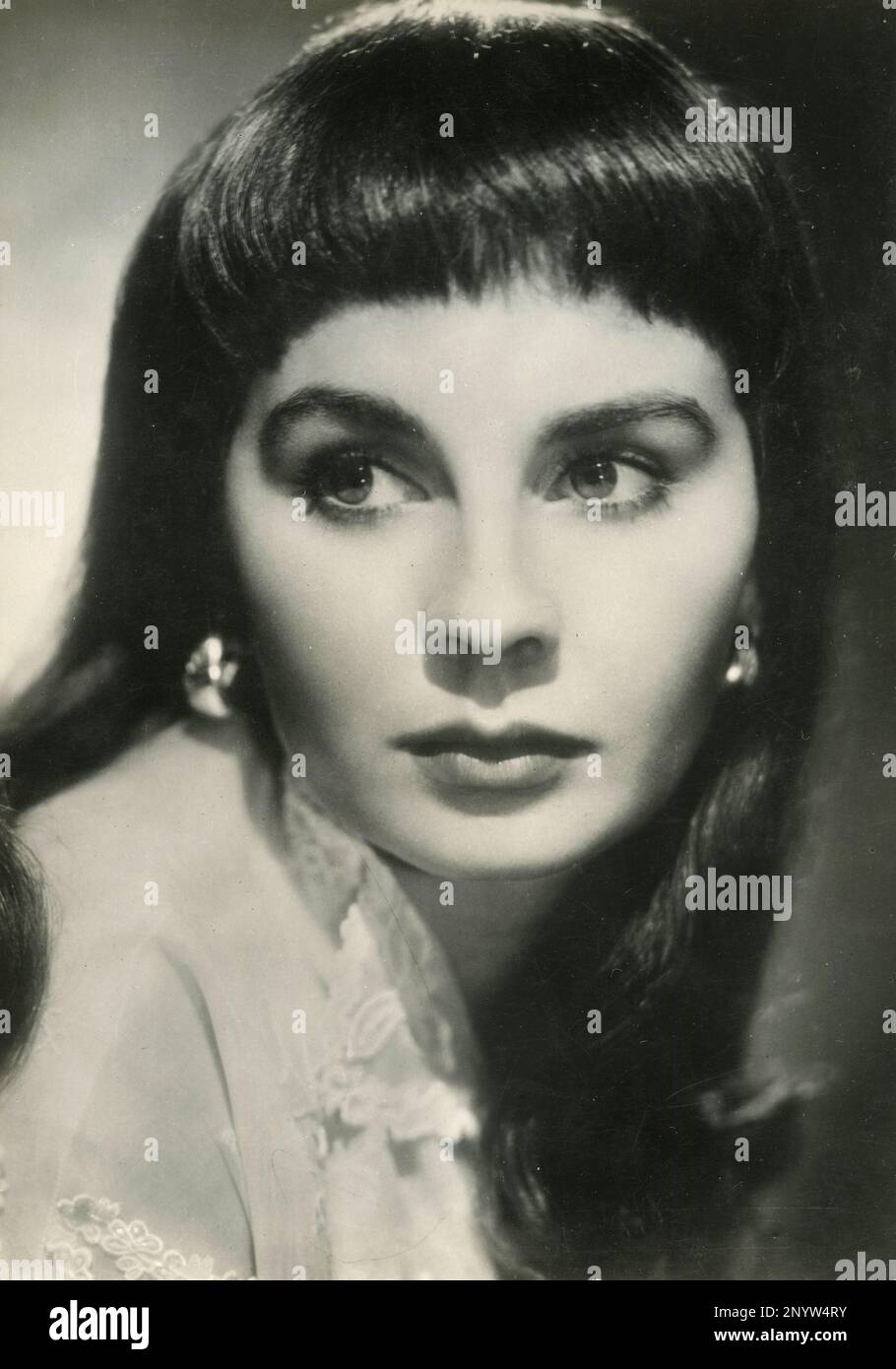 English actress 1950s hi-res stock photography and images - Alamy