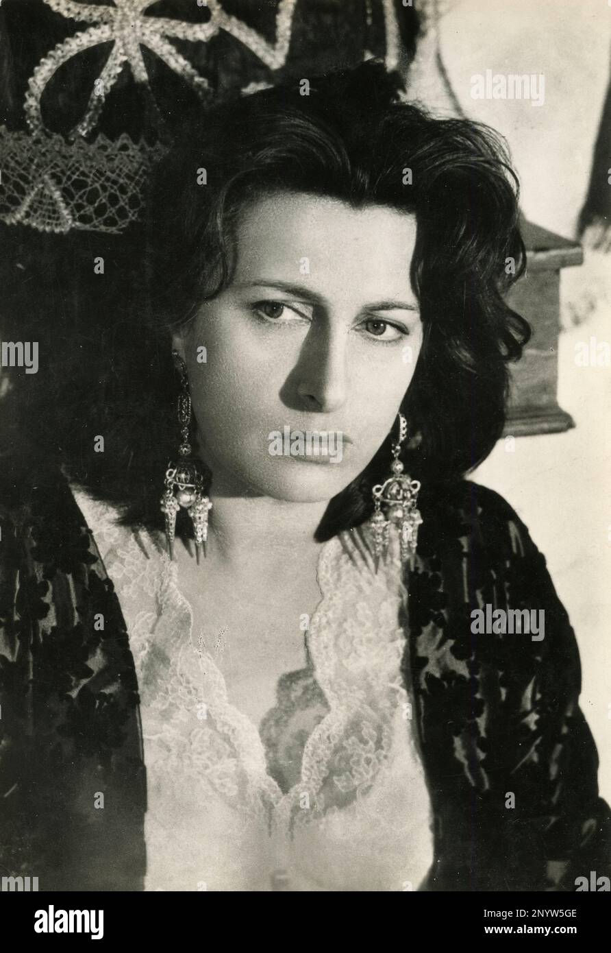 Italian actress Anna Magnani, 1950s Stock Photo - Alamy