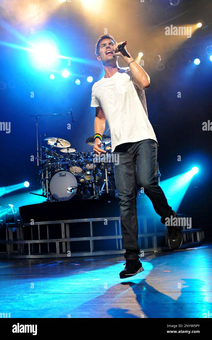 Nick Hexum of 311 performs at Riverbend Music Center on June 26, 2010 ...