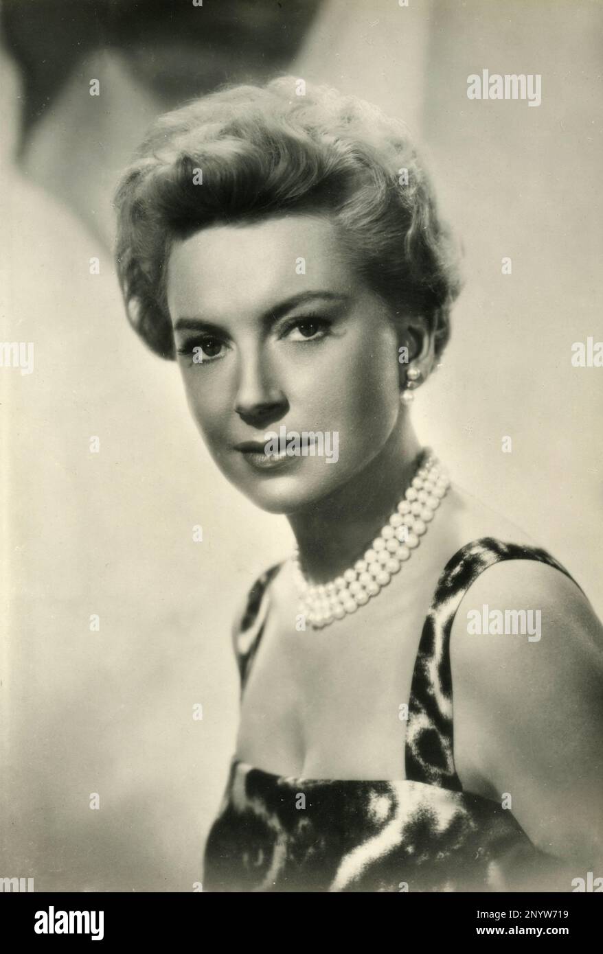 British actress 1950s hi-res stock photography and images - Alamy