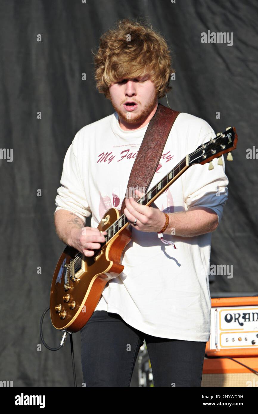 Lincoln Parish of Cage the Elephant performs during the 2010 Voodoo ...