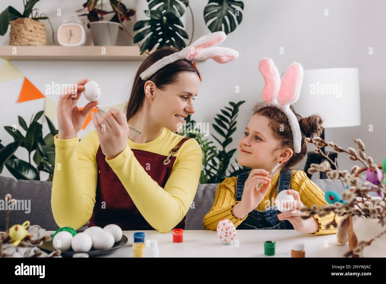 Little girl rabbit face painting hi-res stock photography and images ...