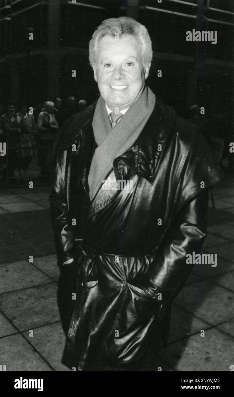 Entertainer danny la rue hi-res stock photography and images - Alamy
